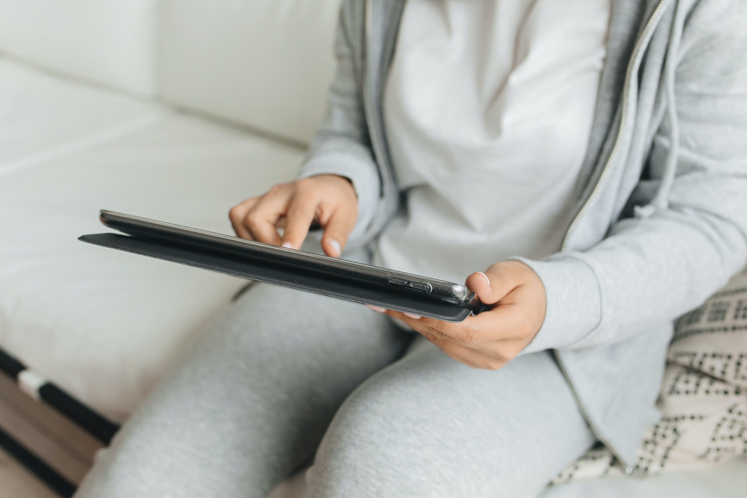 Benefits of Minimizing Your Screen Time for Adults and Kids - The Cool ... Benefits of Minimizing Your Screen Time for Adults and Kids - The Cool ...